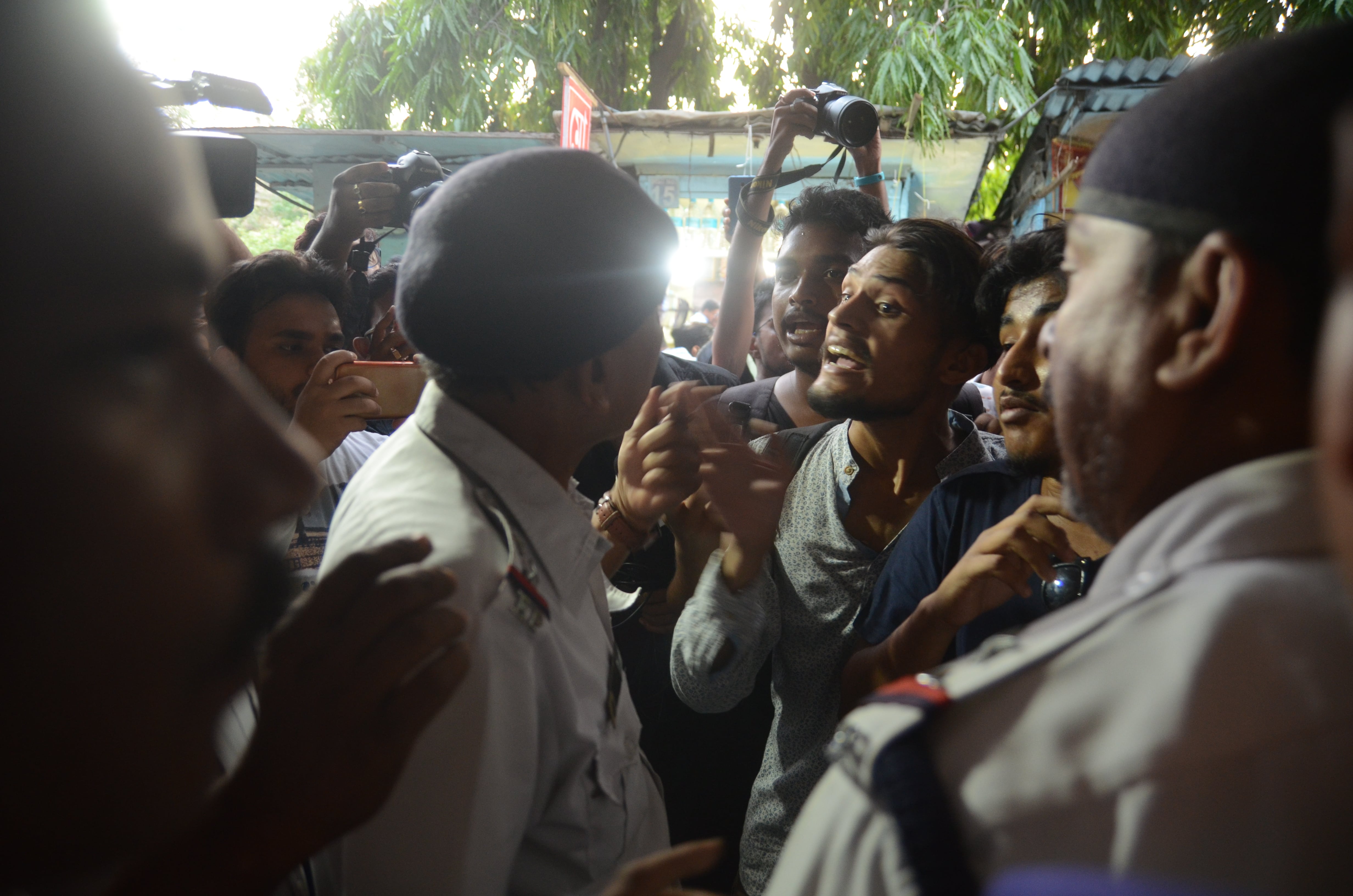 Photo Feature: How Kolkata Stood up to Moral Policing on the Metro ...