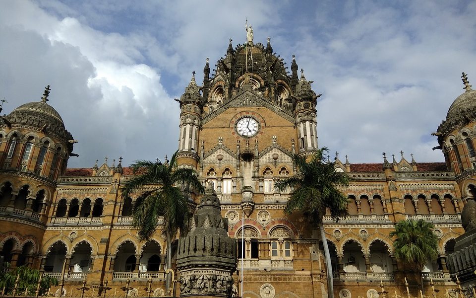 100-Ft National Flags to Be Installed at 75 Busiest Railway Stations ...