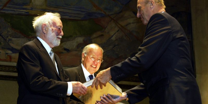 Michael Atiyah, Mathematician Who Went Farther Than Most by the Light ...