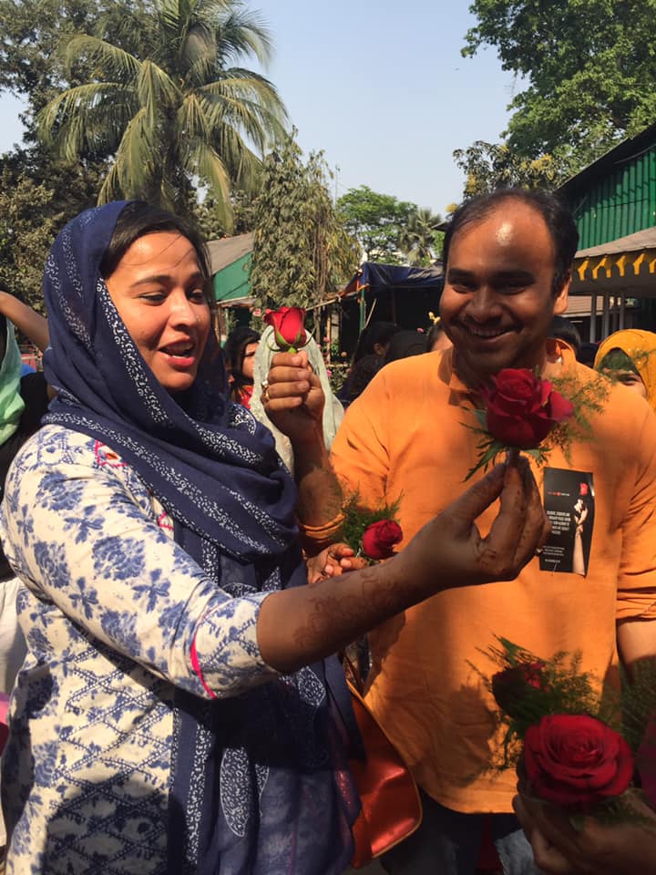 Kolkata's Red Rose Campaign Wants to Help Love Bloom Against Anger