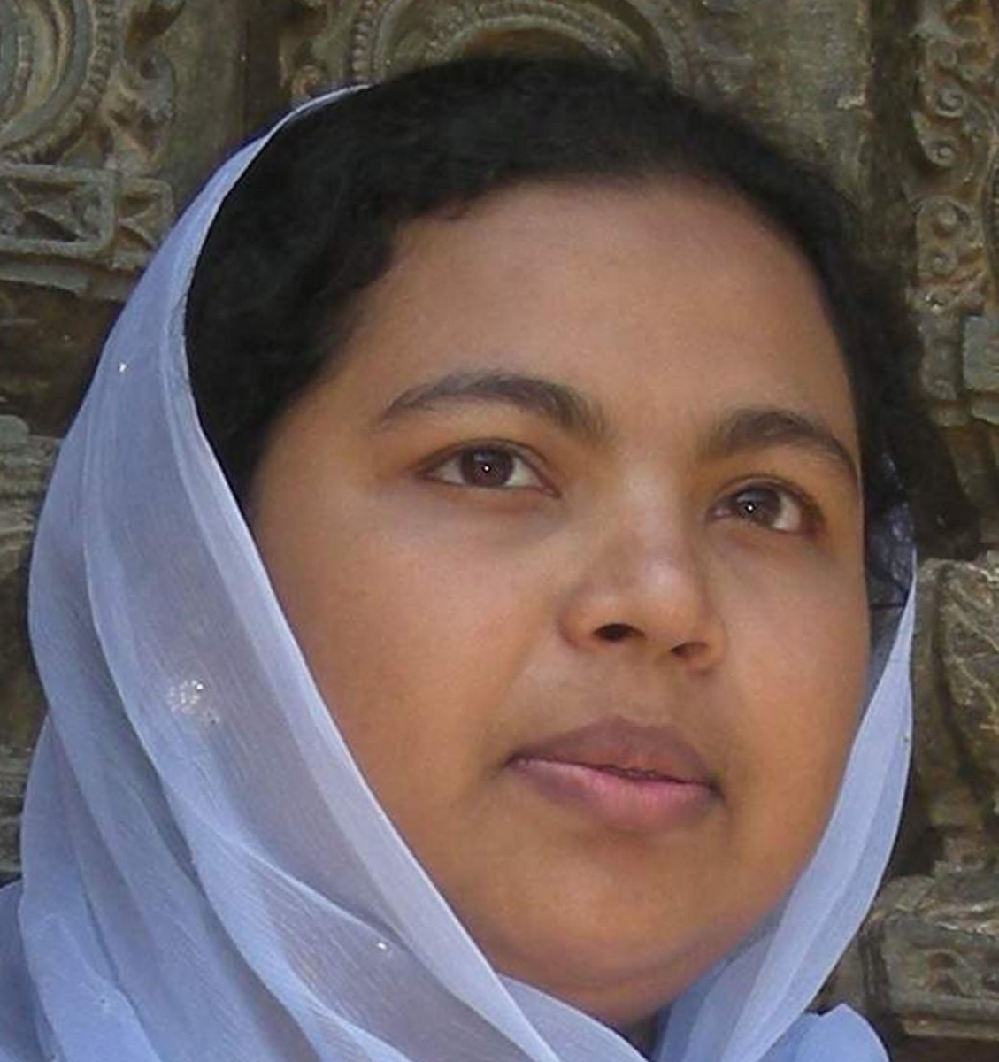 In Sri Lanka, a Poet Stands Stiffened With Fear but Praying for Peace