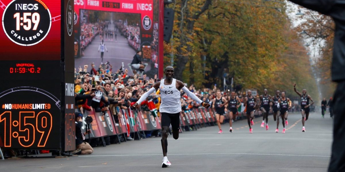 Kenya's Eliud Kipchoge Breaks Two Hour Marathon Barrier - The Wire
