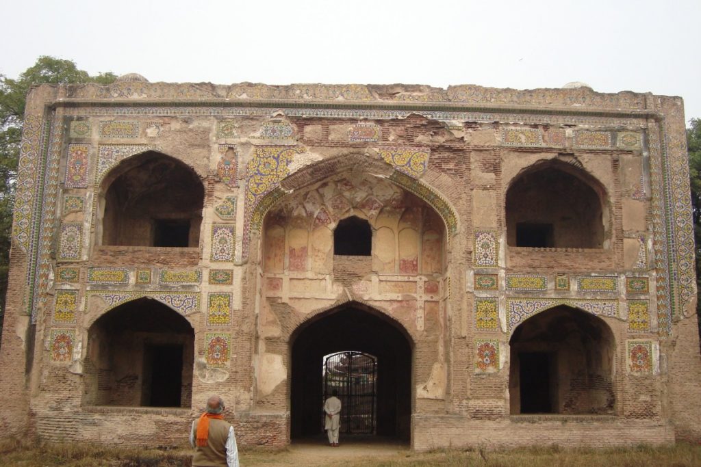 What Happens When a Travel Writer Looks Only Through the Camera?