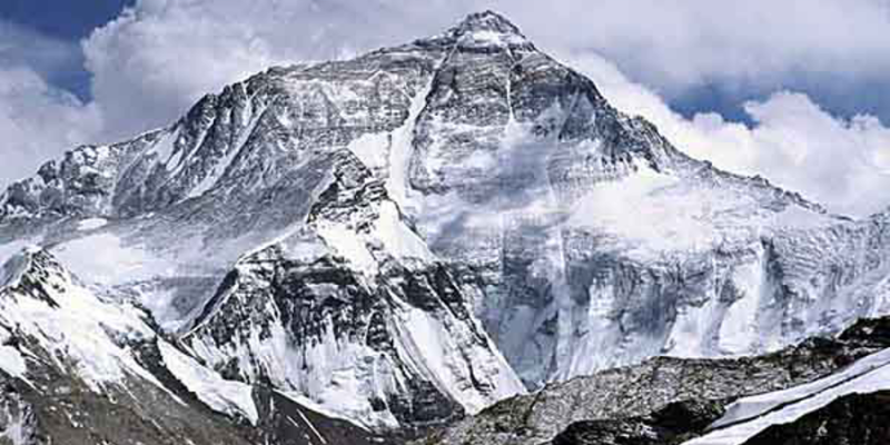 An Enduring Mystery on Everest: The Story of Mallory and Irvine