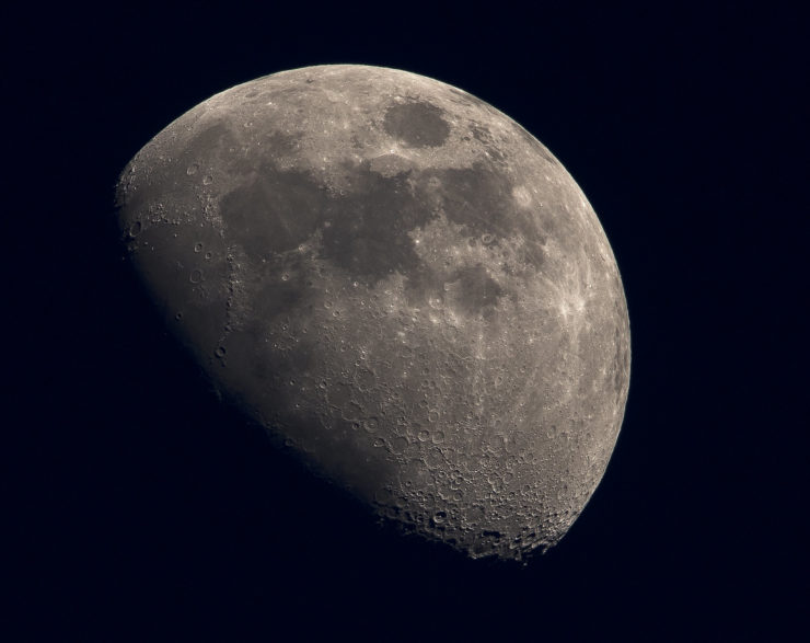 A Simple Equation Shows Why the Moon Is Part of Plans to Explore Space ...