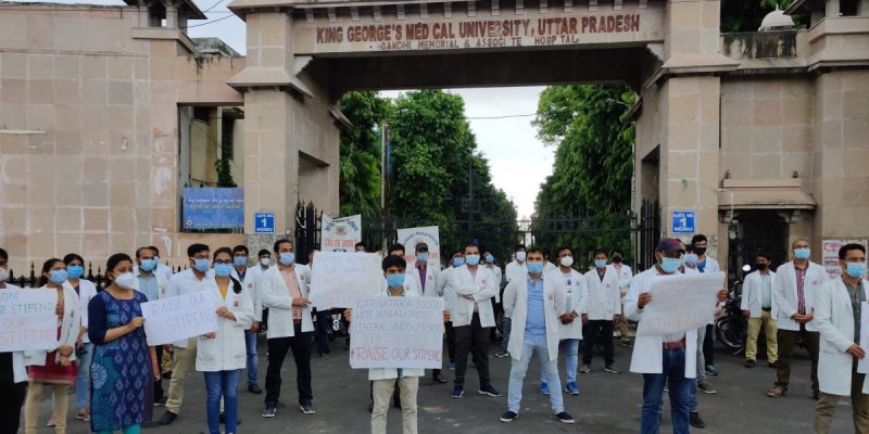 Earning Less Than Minimum Wage, Medical Interns Go on Strike Across UP