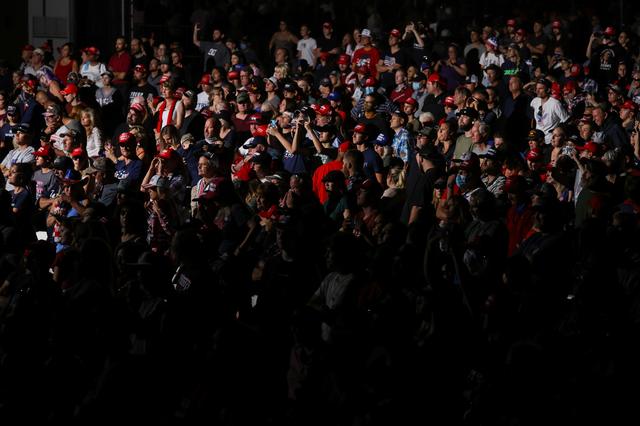 Donald Trump Holds Campaign Rally Indoors Despite Coronavirus Concerns ...