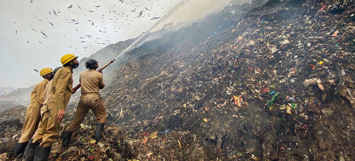 NGT Fines Delhi Govt Rs 900 Crore for Undisposed Waste in Ghazipur ...