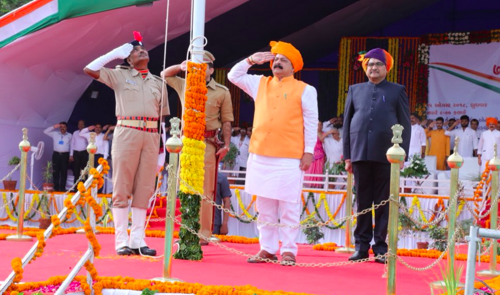 Gujarat Speaker Rajendra Trivedi Attends BJP Meeting at CM Vijay Rupani ...