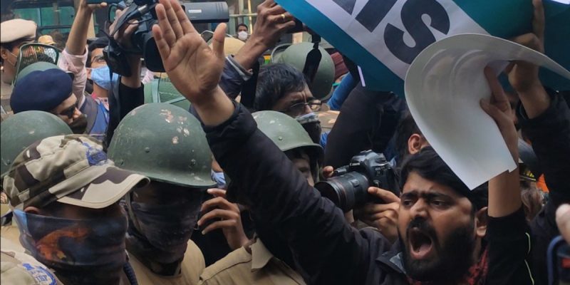 Watch | Delhi Police Stop Students and Activists' March in Support of ...