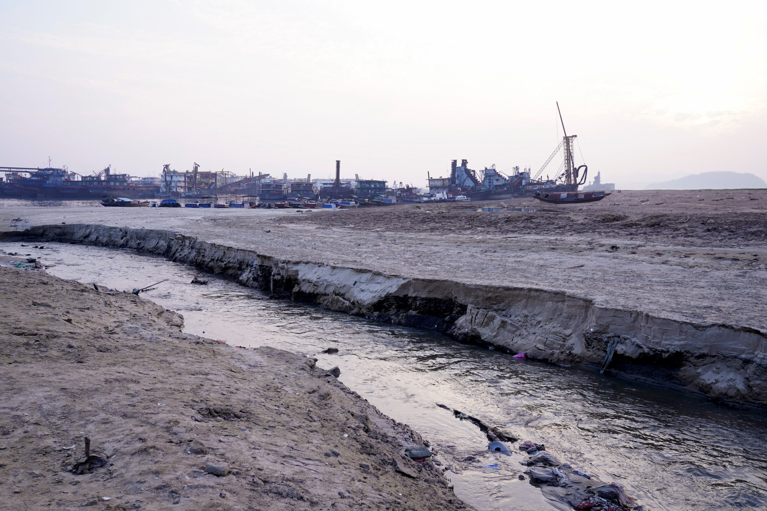 How Sand Mining Devastated China’s Largest Freshwater Lake – The Wire ...