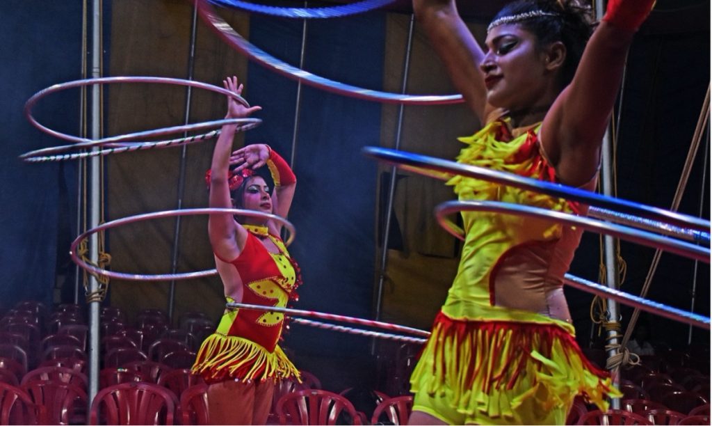 In Photos: The Endangered Performance Art of the Circus