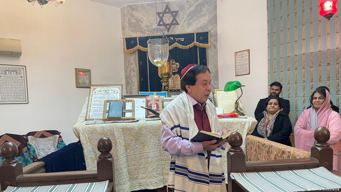 New Delhi’s Tiny Jewish Community Keeps Customs Alive