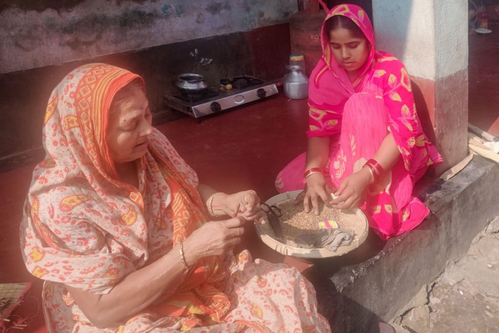 How Women Beedi Workers Health Goes Up In Smoke